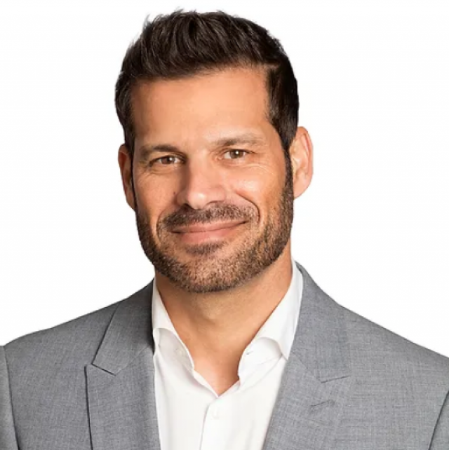 Brian Dakin, Recognized by BestAgents.us as a 2024 Top Agent | isStories